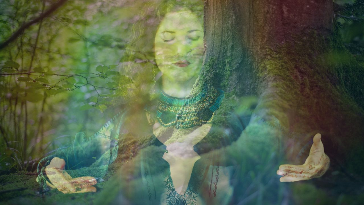 Ceremonial Priestess - Priestess Presence